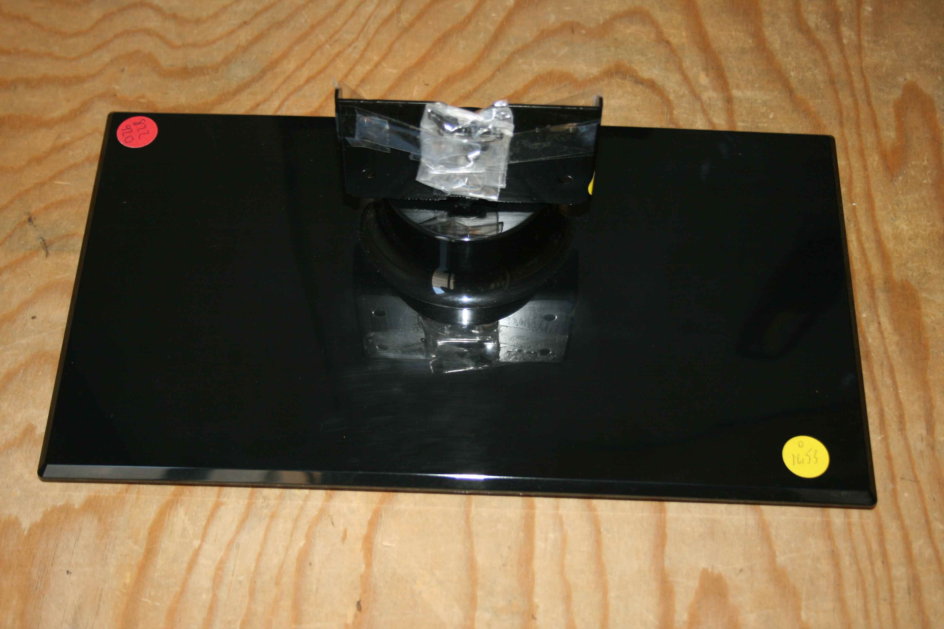 TV STAND FOR PANASONIC: TX-L32EM5B lcd-tv-parts.com