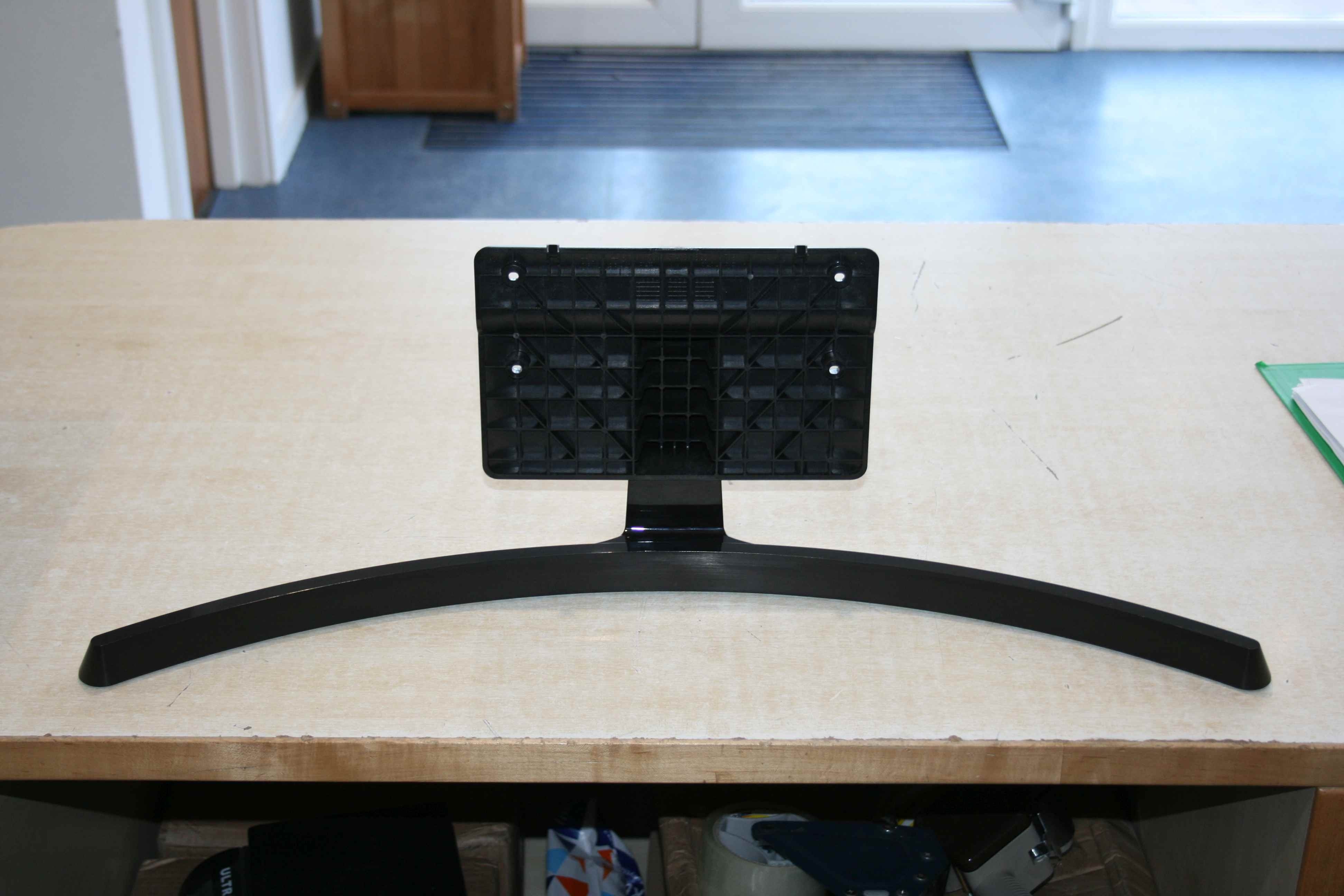 TV STAND FOR LG: 43UK6400PLF & 43UK6470PLC lcd-tv-parts.com